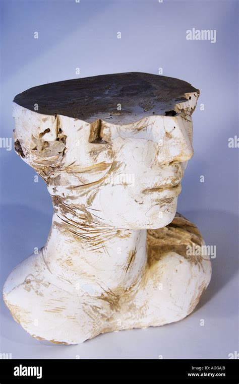 Weibliche Kopfskulptur Fotos Und Bildmaterial In Hoher Auflösung Alamy