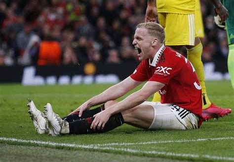 He Can Do Better Ten Hag Wants More From Van De Beek But Isnt Giving Up On Him Cyprus Mail