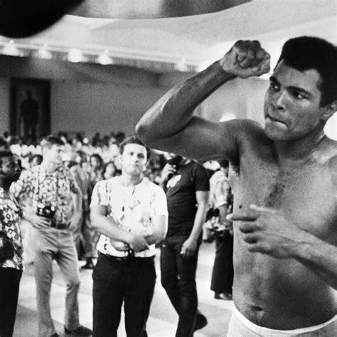 Décès De Mohamed Ali Cétait La Classe La Beauté Lélégance Se