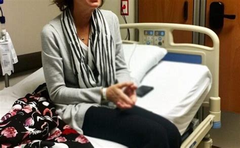 Minha Mãe De Repente Acabou No Hospital Mas Pouco Antes Da Anestesia