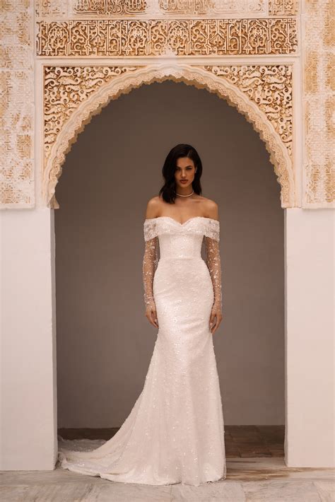 Low Back Wedding Dress Nimpha Wona
