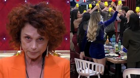 Beatrice Luzzi Morto Il Padre E I Concorrenti Del Gf Ridono
