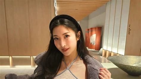 Emiri Momota Age Bio Career Net Worth Boyfriend And More