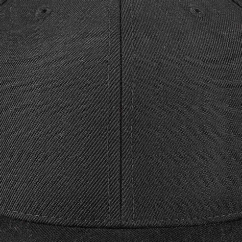 Classic Snapback Cap 1695