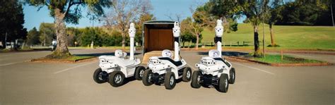 Security Robots Outdoor Patrolling Video And Thermal Surveillance For