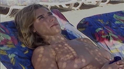 Nackte Rachel Sheppard In Vampire Sex Lady Dracula 3