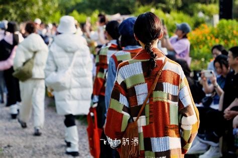 飞鸟和新酒：在绮丽花园之境，沐于阳光之下【秀场·大片】风尚网 时尚奢侈品新媒体平台