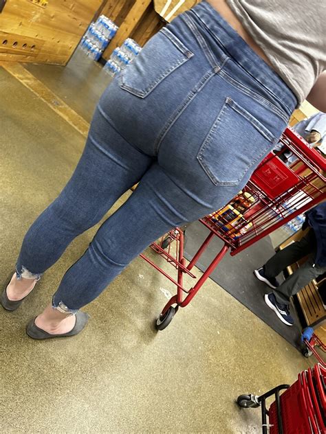 Redhead Baddie Tight Jeans Forum