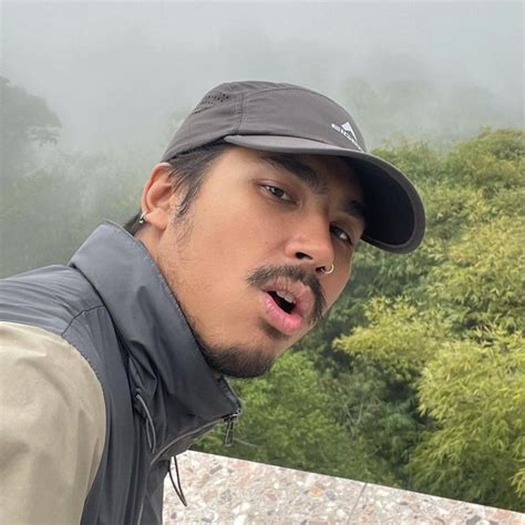 7 Potret Daffa Jenaro Putra Titi Dj Tampan Seperti Sang Ayah Bucek Depp Foto 1