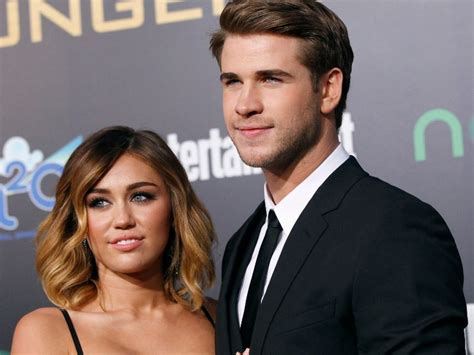 Liam Hemsworth And Eiza Gonzalez Kissing