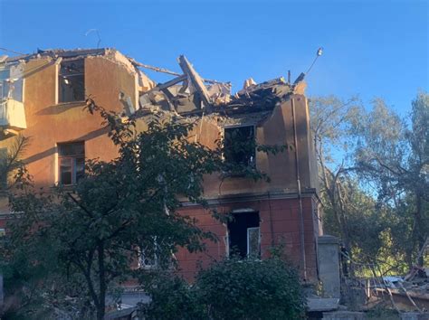 Обстріл Словянська під завалами загинув чоловік який повернувся з евакуації Новости Section