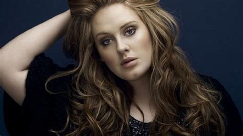 Adele Bikin `php` Penggemar Rilis Album Baru Kembali Ditunda Showbiz