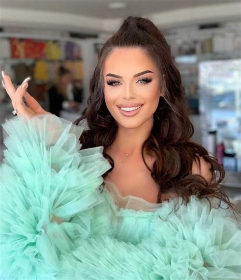 Xheisara Frisku Lyrics With Translations