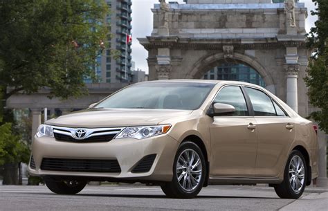 Sedan 2014 Toyota Camry Driving