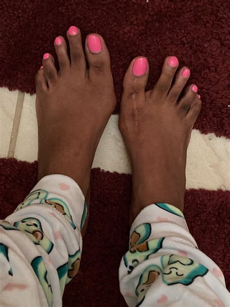 Pretty Pink Toes R Blackbrownfeet