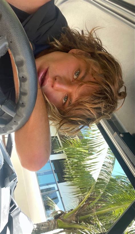 Pin By Berhouc On Enregistrements Rapides Surfer Hair Surfer Guys
