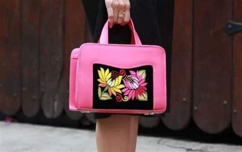 Una Casa De Diseño Mexicano Apoya A La Comunidad Lgbt Con Sus Productos Creados Por Artesanos