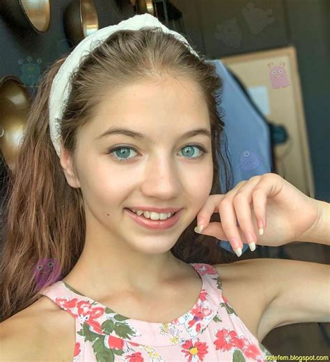 Celebridades Femeninas Oficial Dana Taranova No Podía Faltar En Una