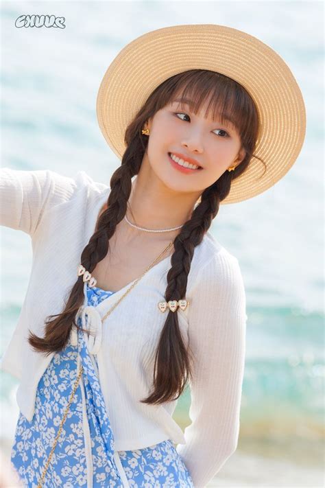 Chuu Via Atrp Naver Post Chuu Loona Girl Hey Girl