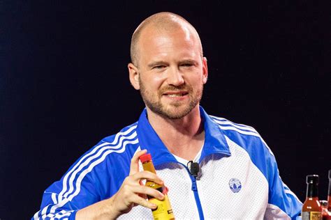 Sean Evans Rumoured To Be Dating Adult Film Star Pubity