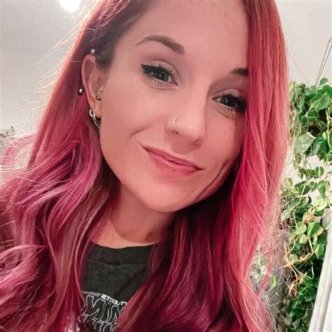 Brit Bond Brit Bond • Threads Say More