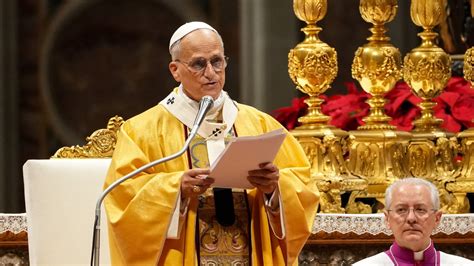 Pope Leo Surprises Overflow Crowd Before Christmas Eve Mass