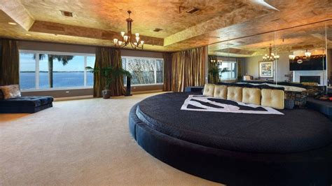 Biggest Bed In The World