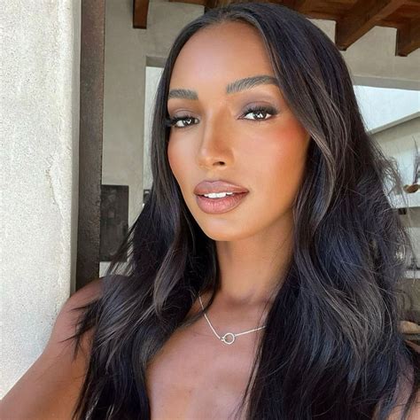 The 5 Best Travel Friendly Hot Air Brushes Beauty Crew