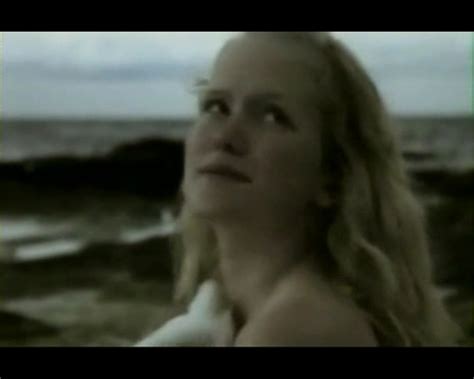 Голая Альда Sigurdardottir в Hin Helgu Vé