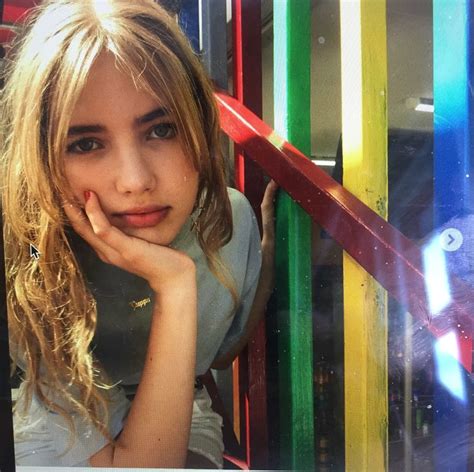 Pin By Aww Finn On ℰℤℤⅈℰ Hairstyles With Bangs Hair Styles Hair