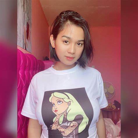 Christina Tin Benitez Instagram 55 Utheshadow2020