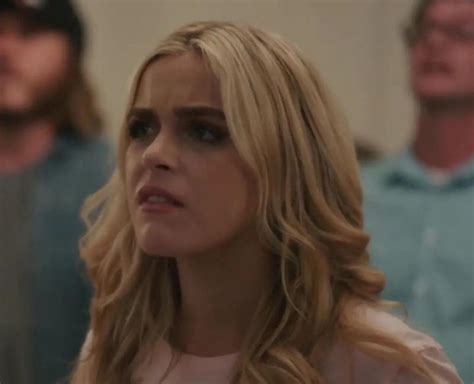 Kiernan Shipka R Kiernanshipkaleggyass