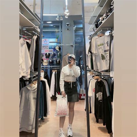 Jee Leak Beauty Univers