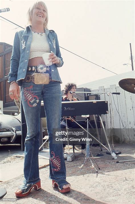 Singer Bonnie Bramlett Performs Outdoors Circa 1975 In Venice News