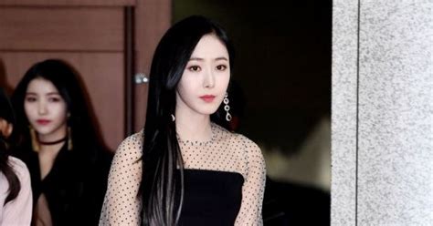 St포토 여지친구 신비 시스루 원피스 입고