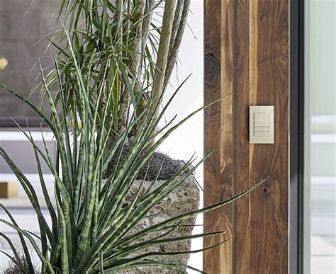 Finding The Perfect Form And Function The New Horizon Keypads And Dimmers From Crestron