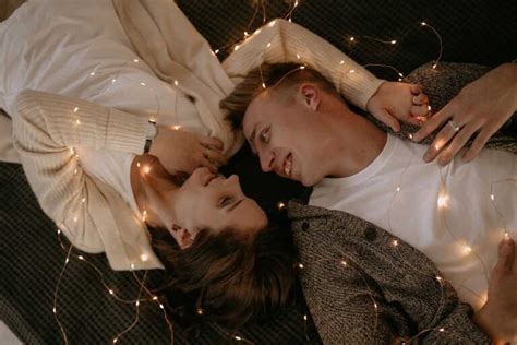 13 Sweet Signs He Secretly Wants You Pregnant