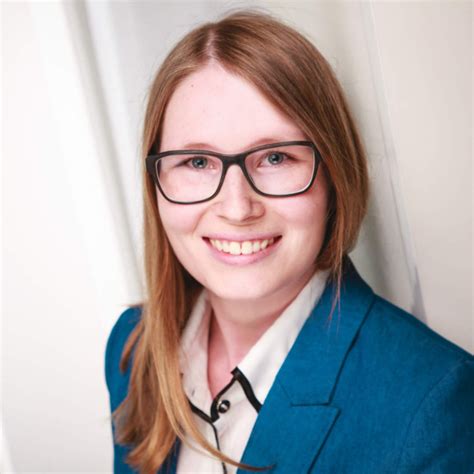 Tabea Schmid Wirtschaftsinformatik Universität Hohenheim Xing