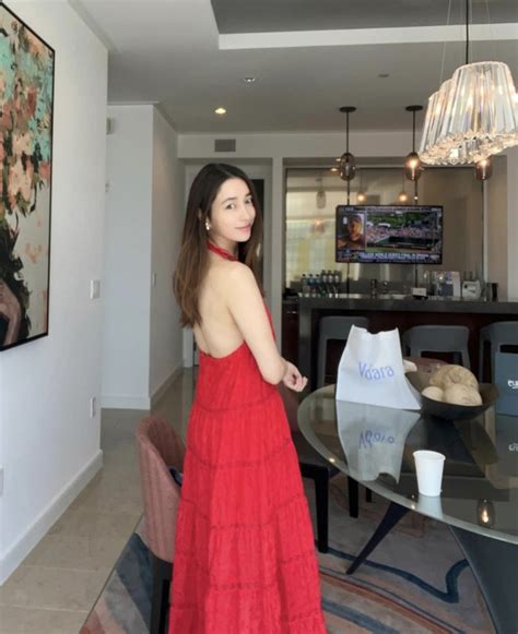 이민정 등 드러난 파격 원피스섹시 뒤태 헉스