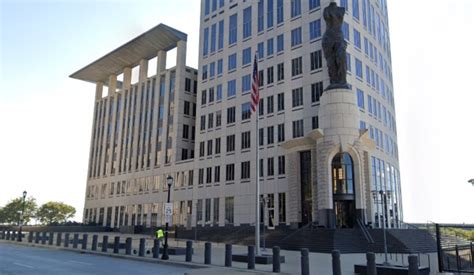 Youngstown Drug Trafficker Rayshawn Hall Sentenced To 23 Years By