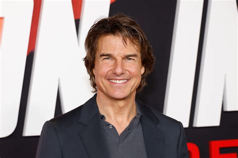 The Holiday T Tom Cruise Sends All Of His Celebrity Friends Newsweek