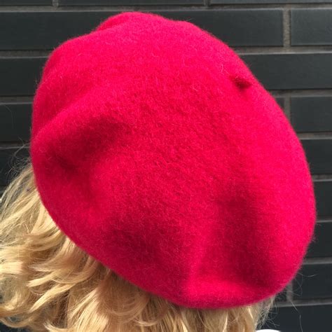 New Color Beret Raspberry Red Solerete