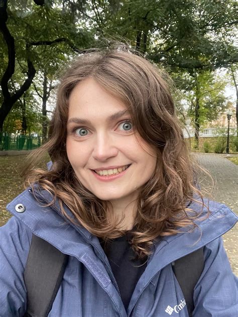 Volha Hrachova Medium