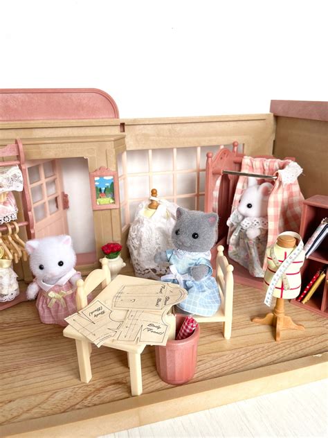 Calico Critters Village Boutique Boxed And Complete Set With Extra