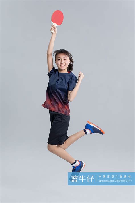 快乐的女孩打乒乓球 蓝牛仔影像 中国原创广告影像素材