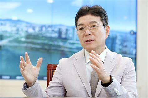 성동구청장 임시공휴일 27일보다 31일로 기혼 여성 고려해야”