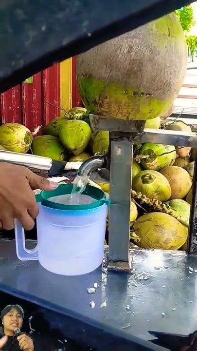 KEREN ️ PEDAGANG KELAPA MUDA DI INDONESIA SUDAH PAKAI ALAT KEREN INI