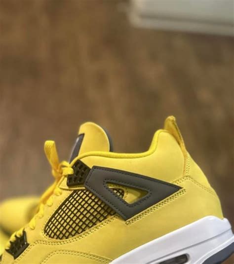 In Hand Gx Aj4 Lightning From Wwtop Rwikireplica