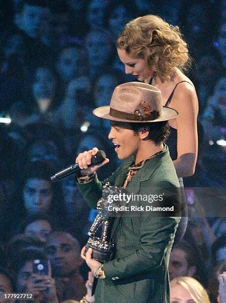 20 Taylor Swift Bruno Mars Photos And High Res Pictures Getty Images
