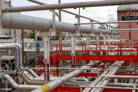 석유 산업에서 사용 되는 플랜트의 배관 담배 파이프에 대한 스톡 사진 및 기타 이미지 담배 파이프 산업 0명 Istock